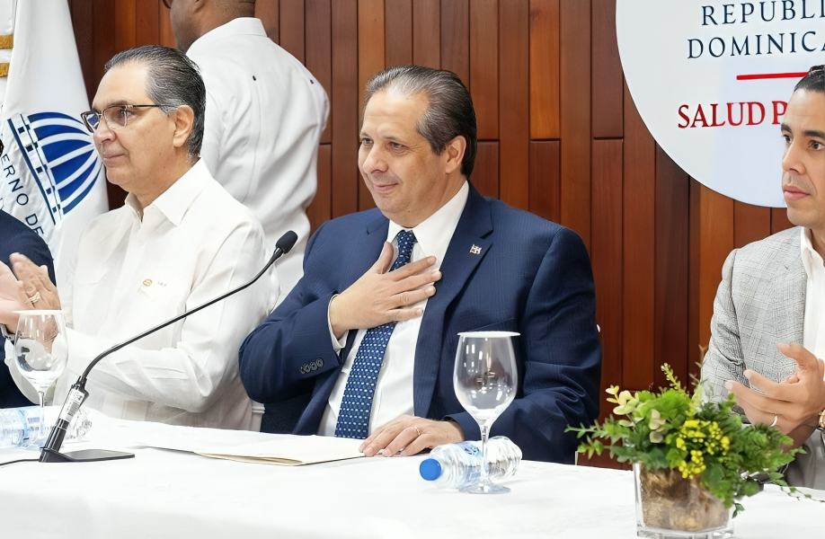 Doctor Atallah asume el cargo como nuevo ministro de Salud Pública ...