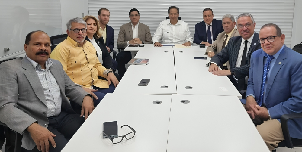 Dr. Atallah se reúne con miembros de la ADOFEM - Nota Médica