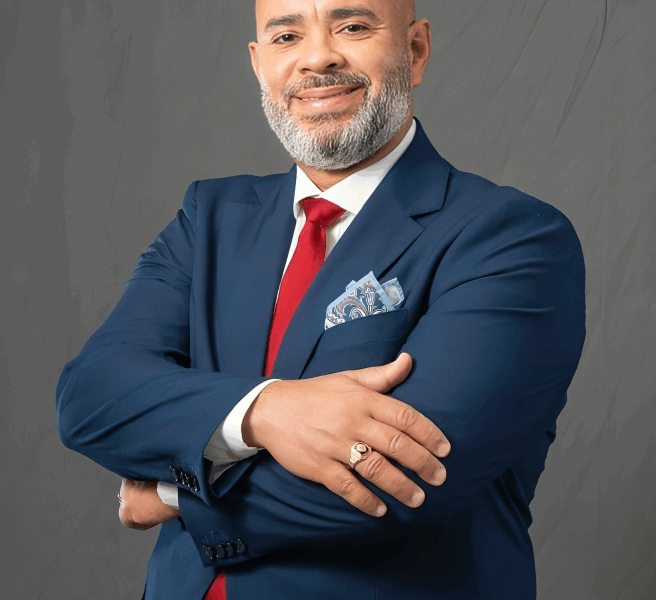 Dr. Andy De León Valenzuela formaliza candidatura a La Presidencia De ...